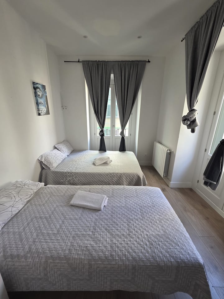 Bella Habitación Triple ² - Madrid
