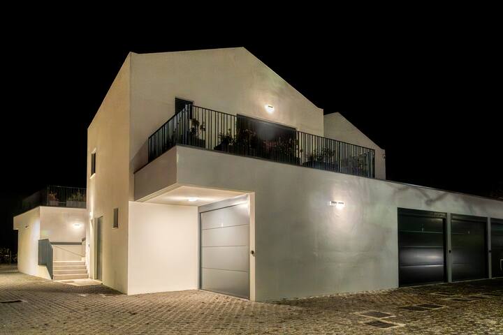 [Residence Fornaci 1] - Suite With Private Garage - 特里維素