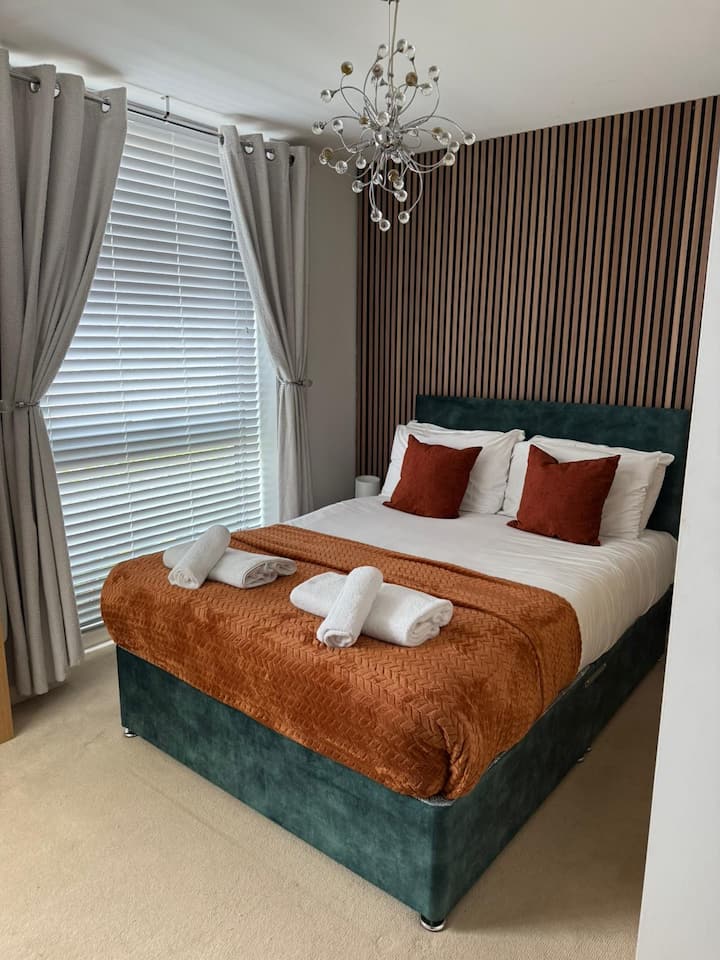 Groundfloor 2br Apartment |Gated Parking| Near M1 - Northampton