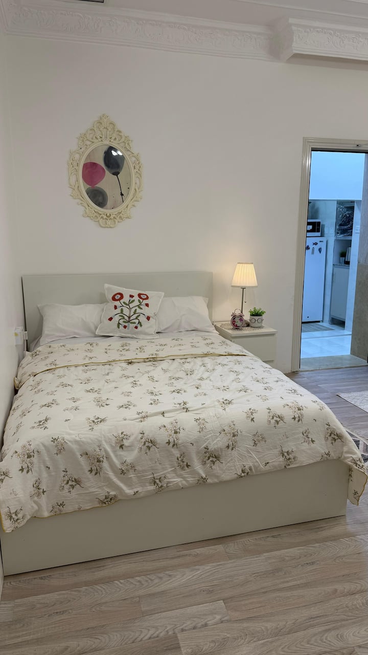 Studio Apartment, Andalous Kuwait - Kuveyt