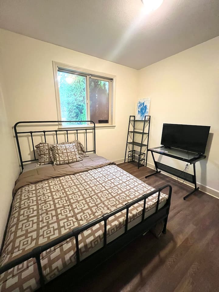 Abbotsford Private Bedroom - 2 - Abbotsford