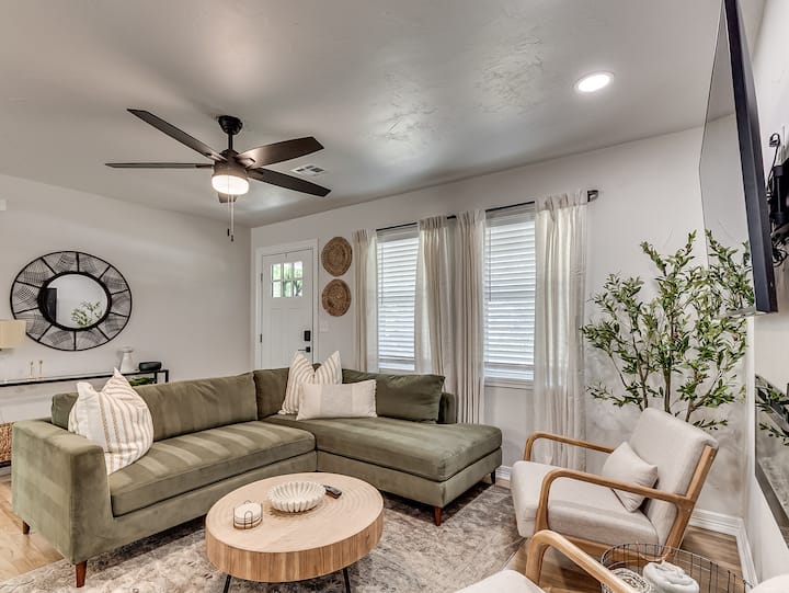 The Dakota Gem | 1.5 Miles To Ou Campus - Norman, OK