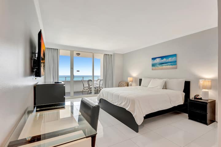 The Sandbar Nook - Fort Lauderdale, FL