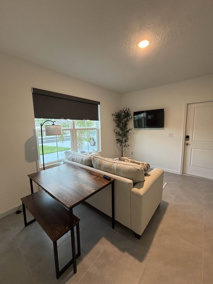 Private Suite In Port St Lucie - Port St. Lucie, FL