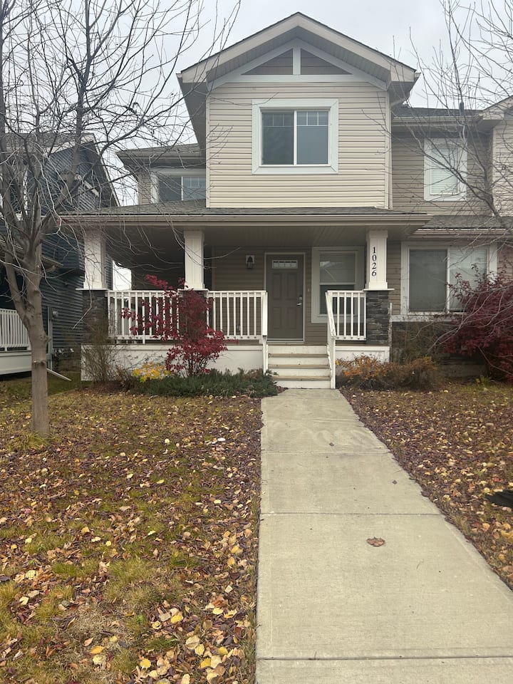 Beautiful Townhouse - Edmonton