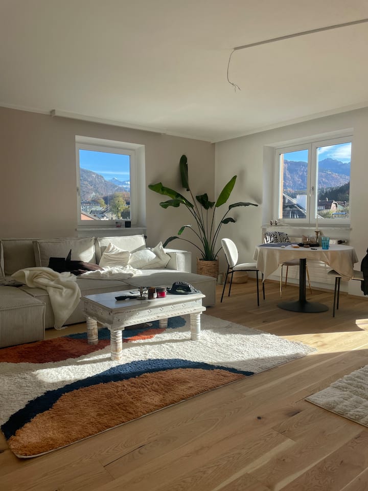 Cozy Riverside Apartment - Central - 바트이슐