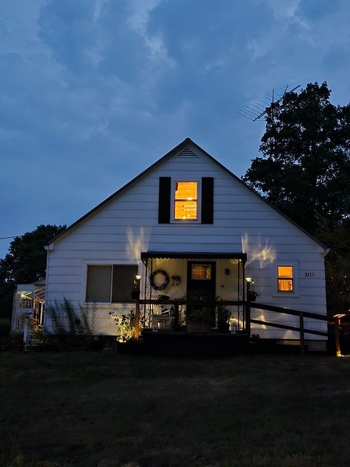 Quiet Country House For Short Term Rental - Carrollton, OH