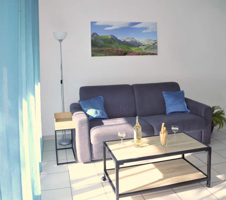 Lumineux Et Calme Avec Terrasse Et Parking Privé - Vénissieux