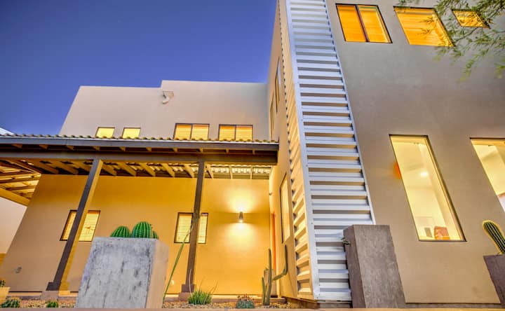 Stylish & Serene 2br Townhouse Retreat - Tucson, AZ