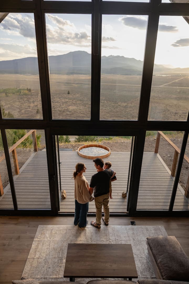 20 Min To Yellowstone, Family Cabin, View, Hot Tub - Henrys Lake, ID