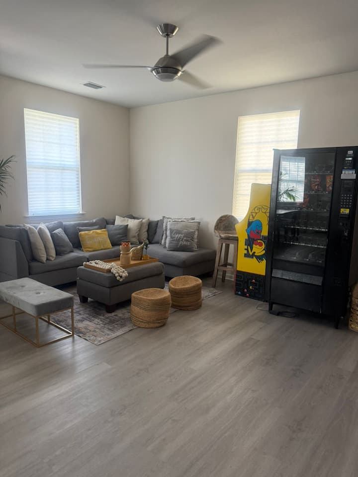 “The 818 Vibe House @ Famu – Walk To Campus” - Tallahassee, FL