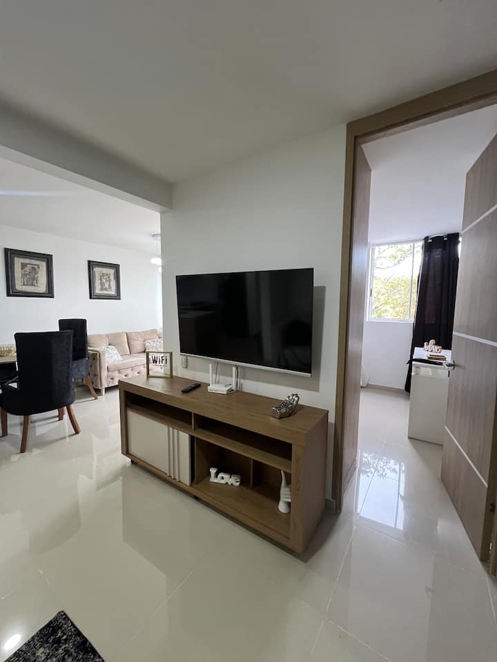 Zu Casa ! Lejos De Casa, Rodeado De Verdes - Yumbo