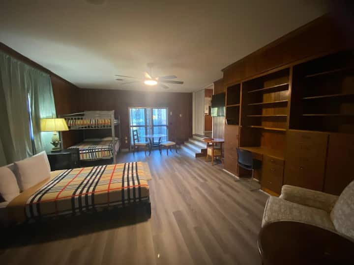 Monthly- Studio With 1 Ba /Kitchenette Unit B - Southaven, MS