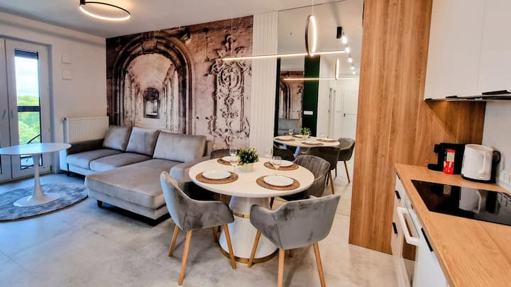 Luxury In City 16 Atlas Arena&tobaco&free Parking - 우쯔