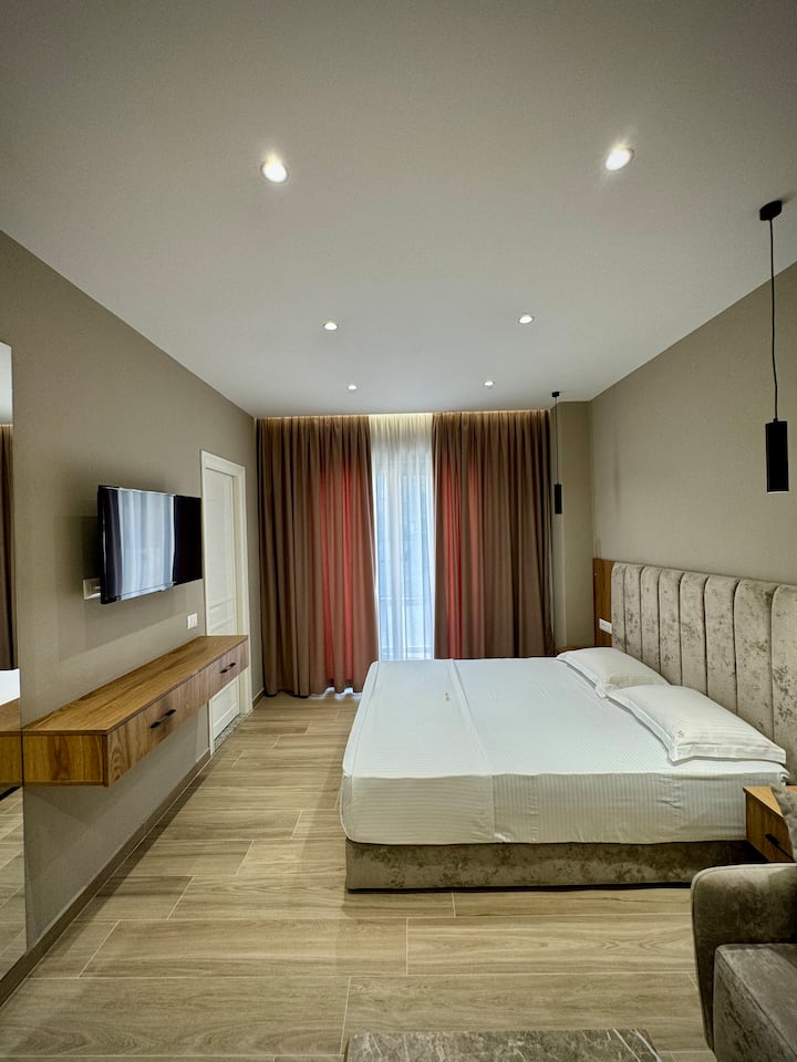 Deluxe Apartment - Durrës