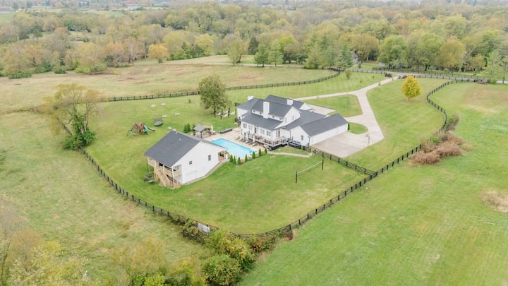 Ashley Manor: Luxe 15,000 Sq Ft Estate - Lexington, KY