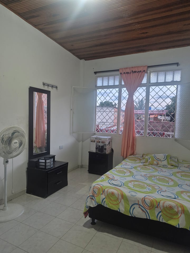 Habitación Céntrica Con Baño Privado - Chaparral