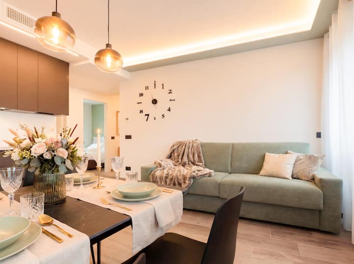 Iseo Jacuzzi Suite | By Rentaltravel - Iseo