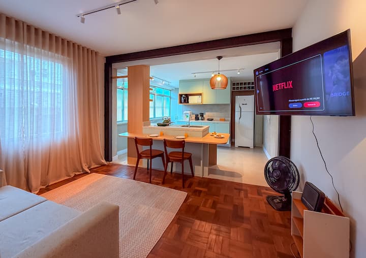 Próx. à Encol 4 Adultos C/ Vaga, Cozinha Equipada - Porto Alegre