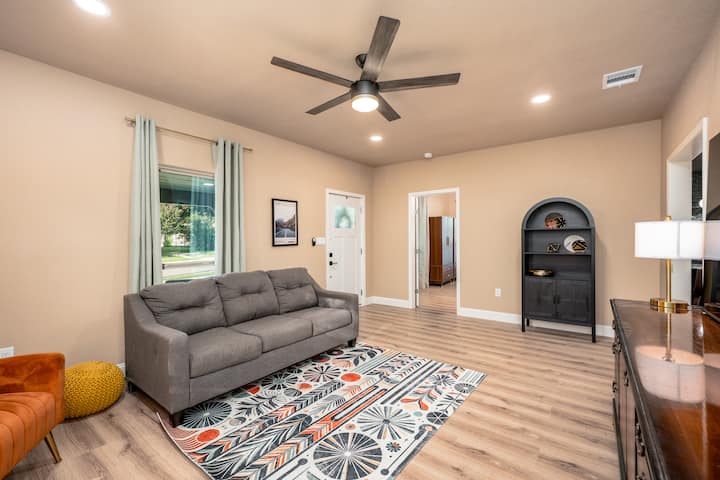 Get Cozy In Mckinney - McKinney, TX