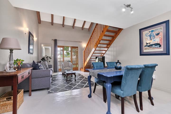 Craighall Park Solar Power Charming Loft-style No2 - South Africa