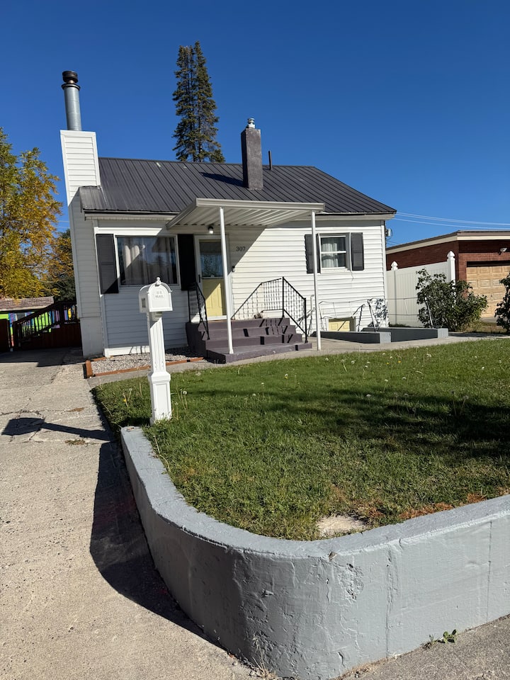 Cozy Cottage Near The Falls - Idaho Falls, ID