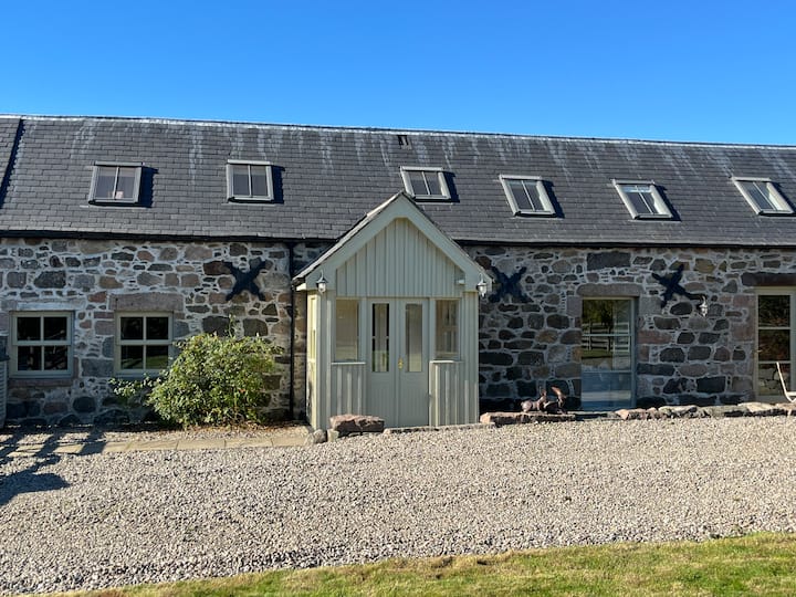 Converted Steading On Working Farm In Cairngorms - Aboyne