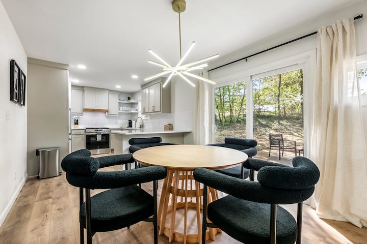 Unbeatable Location! Bike To Coler And Downtown - Bentonville, AR