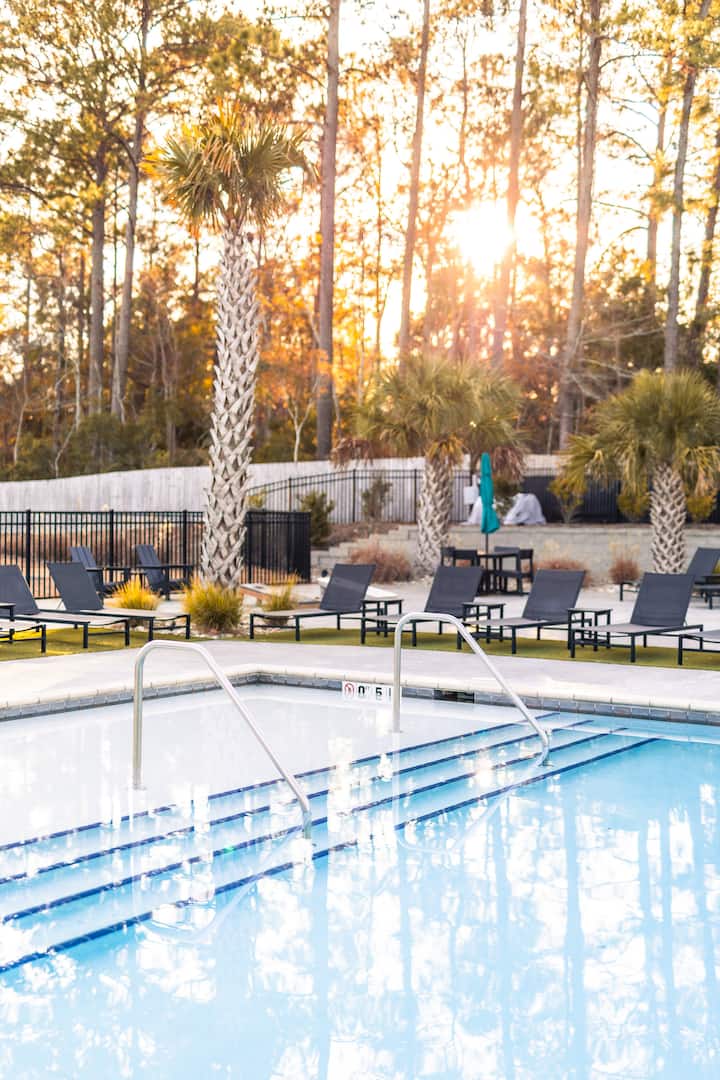 Oceans Rv Resort Pet Friendly - Cottage 34 - Surf City, NC
