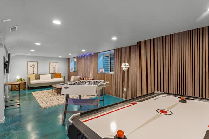 Walkable Midtown Home With Game Room & Fire Pit - Reno, NV