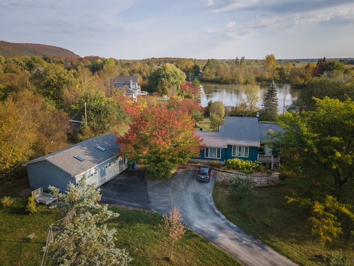Maison Dans La Nature Au Bord D'un Lac à Chelsea - Ottawa