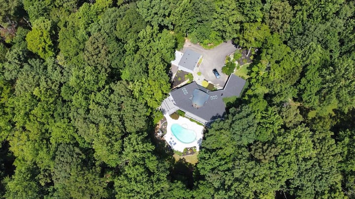 Hidden Gem In The Woods - Woodbridge, VA