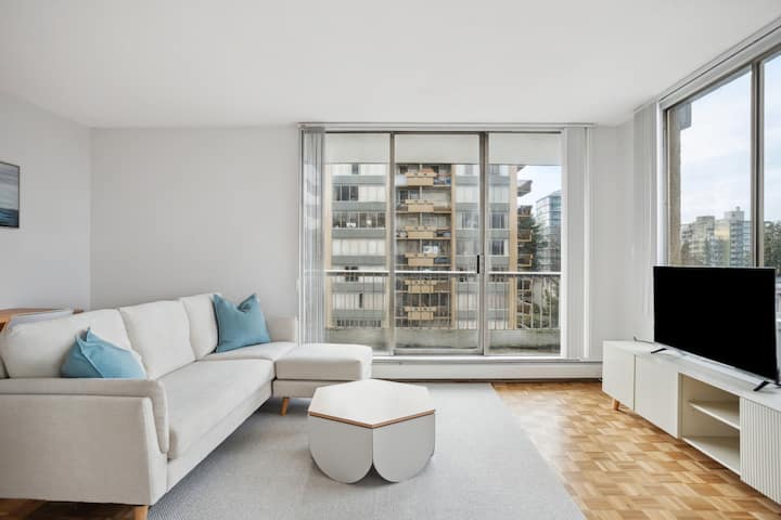 606 At The Skyline - Vancouver
