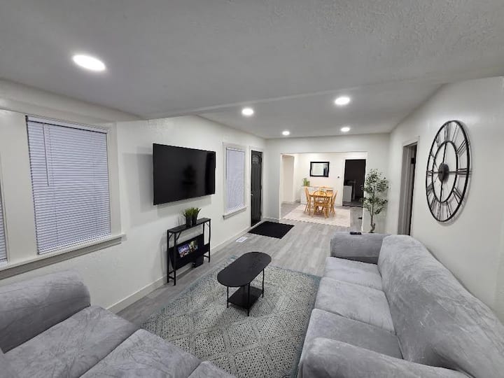 You Will Do Better In Toledo With No Cleaning Fees - Toledo, OH
