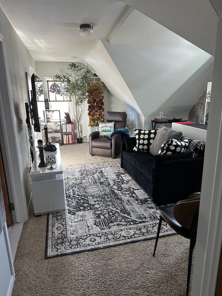 Cozy Vip Private Loft | Concierge + Event Space - Troy, MI