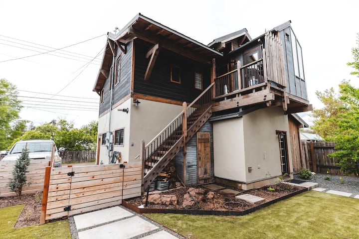Green Guest Loft In The Heart Of Downtown Bozeman - Bozeman, MT