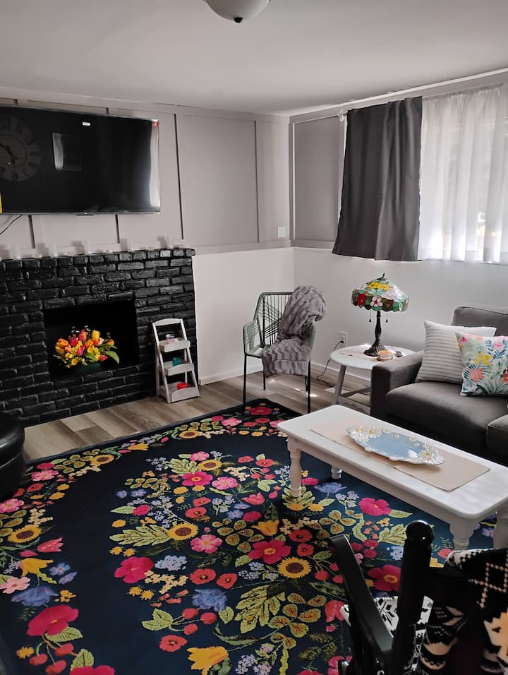 Adorable, Quiet 2 Bedroom Home Away From Home - Spokane, WA