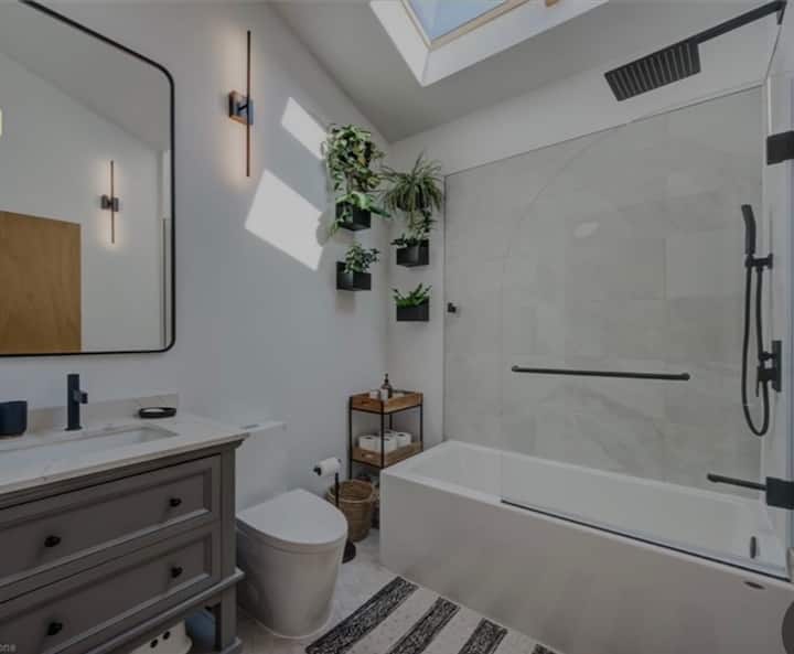 Cozy Country Escape W/ Hot Tub, Fire Pit & Pool - Burlington