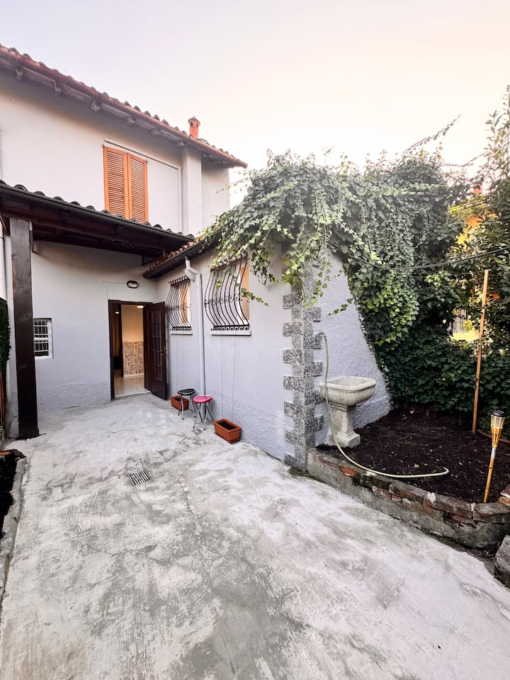 Casa Indipendente In Citta Giardino Pavia Centro - Pavia