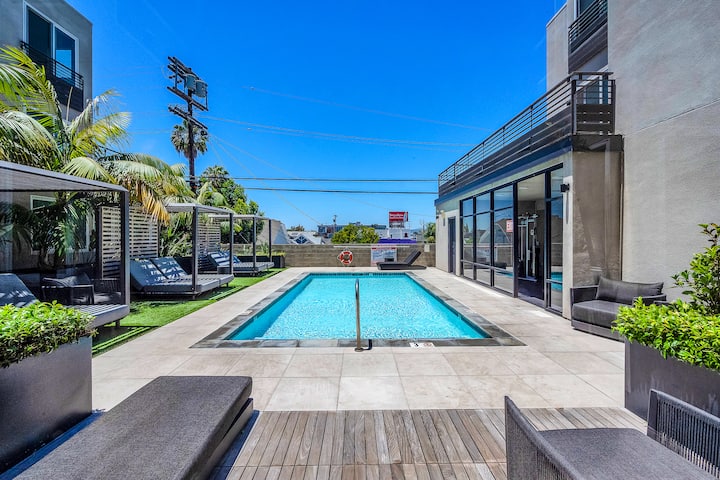 Modern Stylish Gillis House With Pool - Los Angeles, CA
