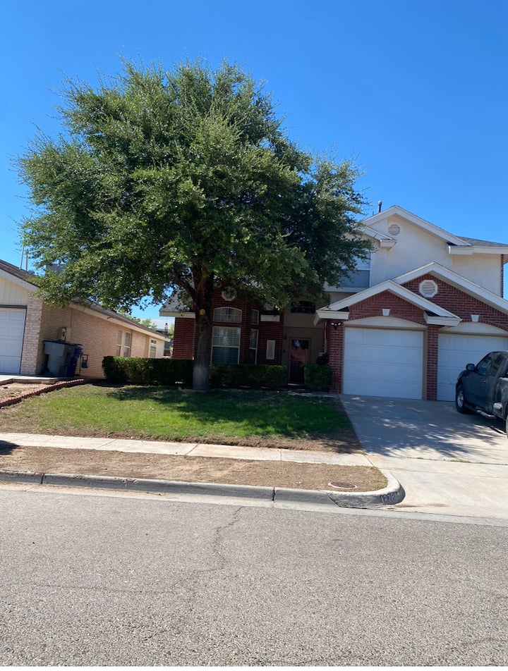 La Casita. Moderna Y Elegante. Zona Comercial - El Paso, TX
