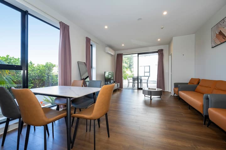 Deluxe 3 Bedroom 2 Bathroom Suite - Auckland