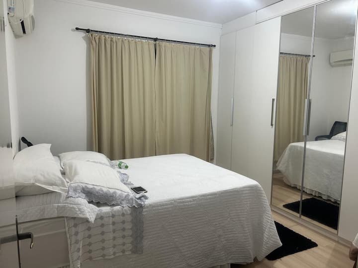 Casa 2 Quartos, Até 6 Pessoas Com A/c - Garibaldi