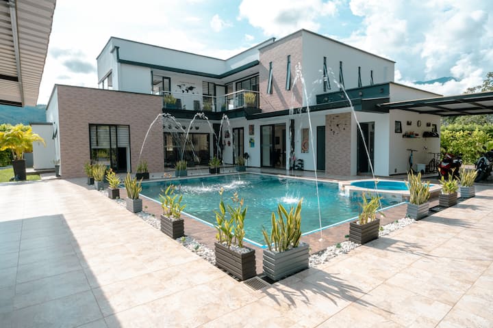 Hermosa Mansion En Villavicencio-restrepo-piscina - Colombia