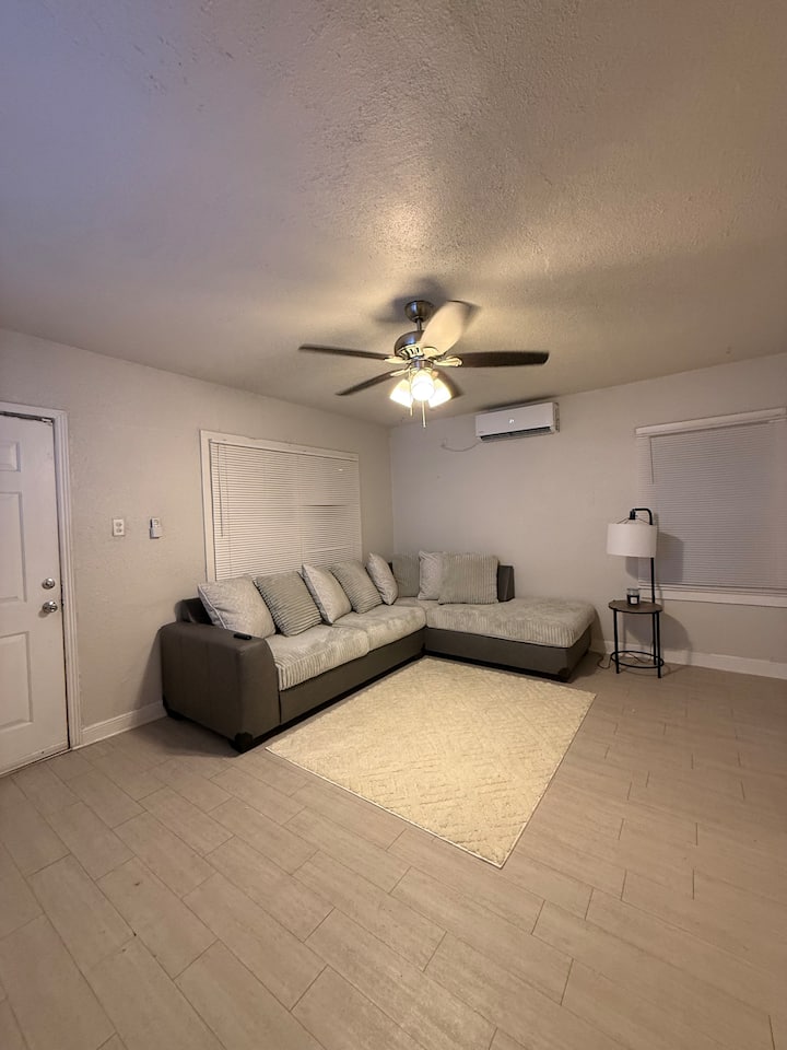 Convenient House In El Paso - El Paso, TX