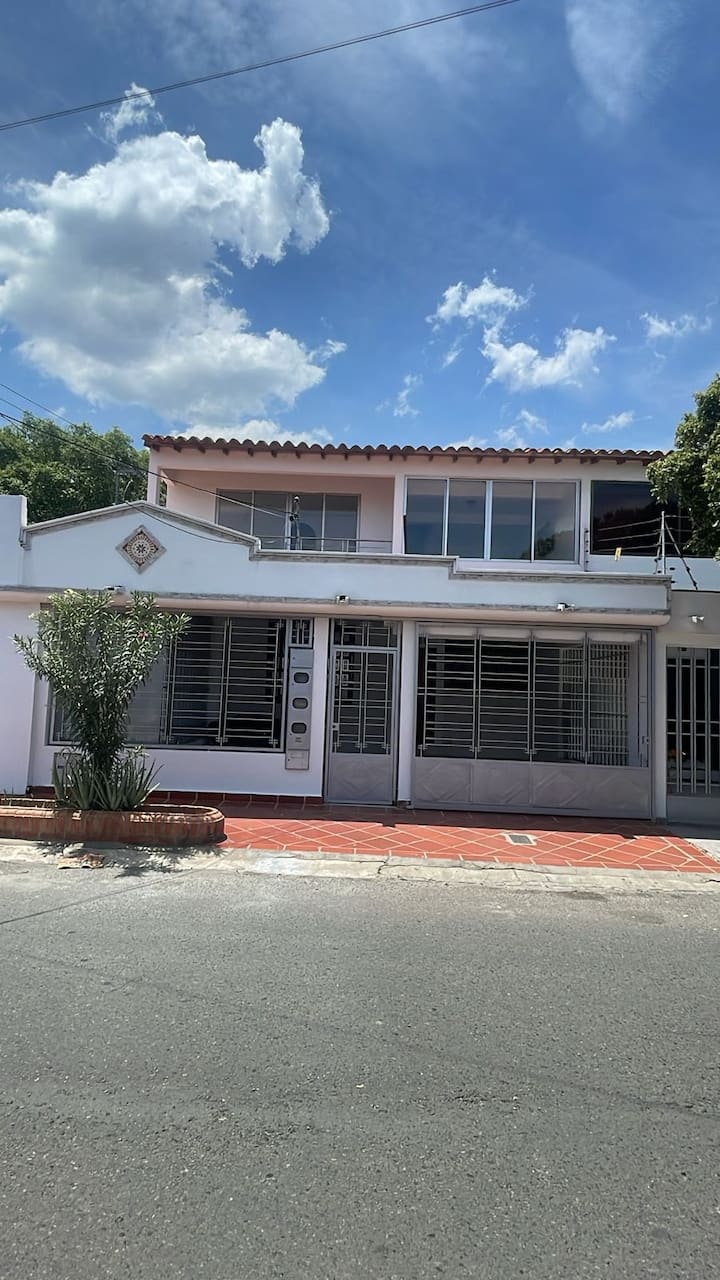 Casa Premium Completa, Excelente Ubicación - Cúcuta