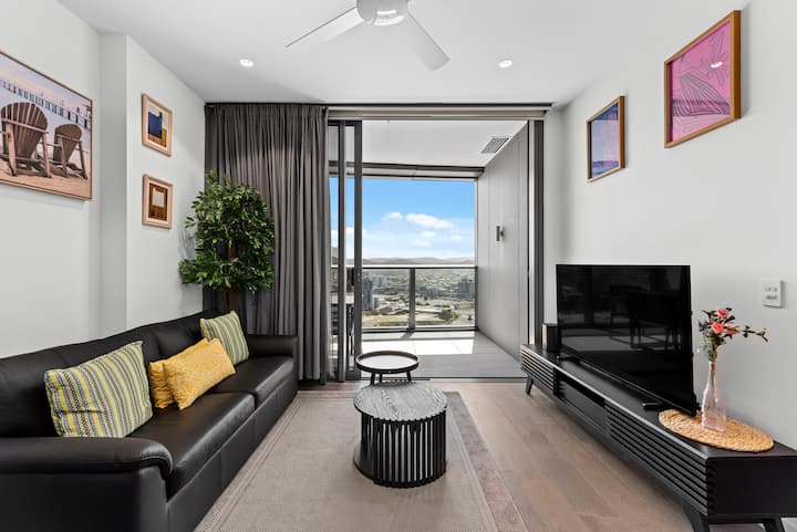 Queens Wharf ~ Central 1br W/ Stunning Views & Gym - Brisbane