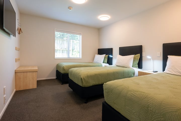 Ground Floor Two Bed Family Apartment - Hanmer Springs