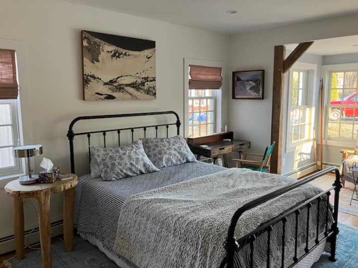 Cozy Quaint New England Charm - Essex, CT