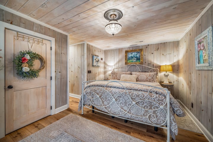 Luxurious Couples Retreat/king Bed/hot Tub/firepit - Mentone, AL